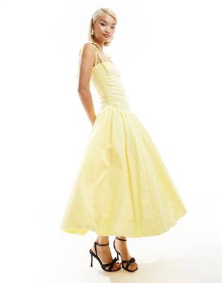 Vestido midi amarillo abullonado de tirantes anudados Alexa de Amy Lynn ...