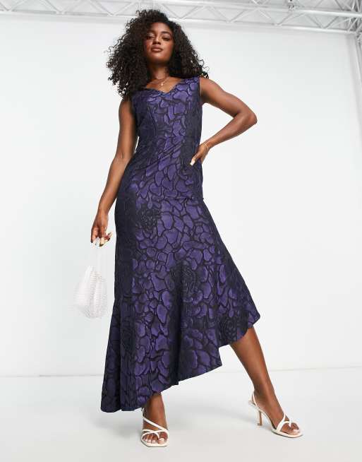 Vestido morado asimétrico con detalles florales de Closet London | ASOS
