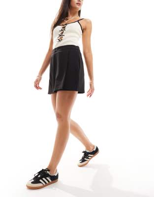 Vila - Jupe-short ajustée - Noir | ASOS