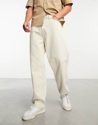 Weekday – Galaxy – Jeans mit geradem, lockerem Schnitt in Kreideweiß | ASOS