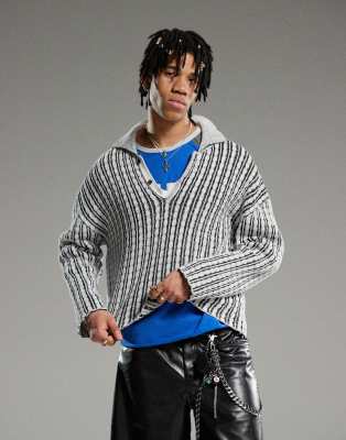 Weekday – Rene – Weiter Strickpullover in Schwarz und gebrochenem Weiß ...