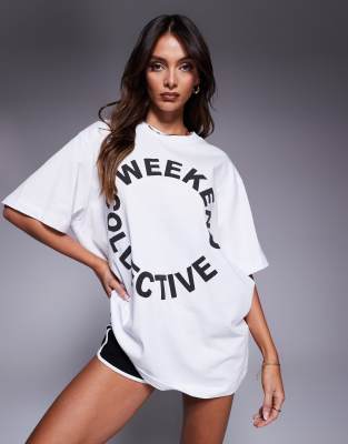 Weekend Collective - Icon - T-shirt oversize bianca con grafica del ...