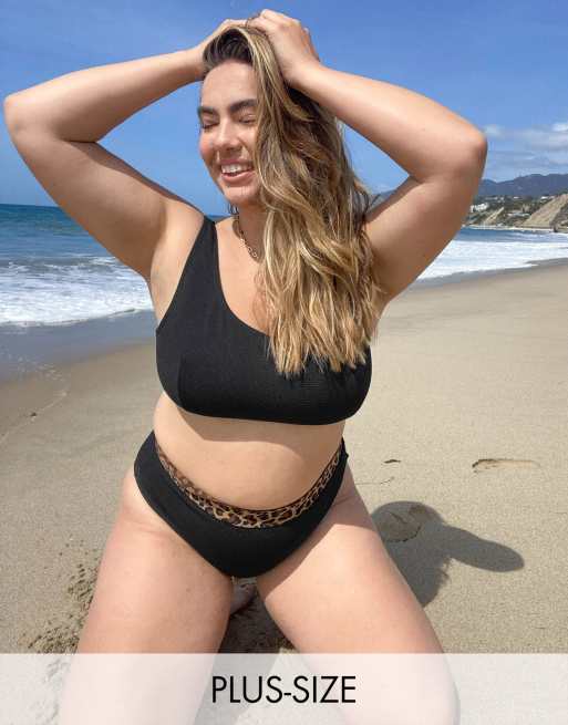 Wolf & Whistle – Curve – Gerippte Bikinihose in Schwarz mit hohem Beinausschnitt und elastischem ...