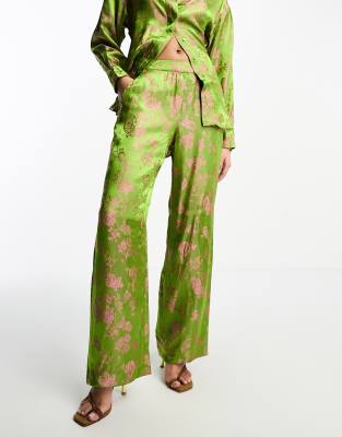 Y.A.S - Pantalon d'ensemble à fleurs en jacquard - Rose et vert | ASOS