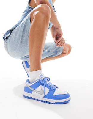 Zapatillas de deporte azules y plateadas Dunk Low NN de Nike | ASOS