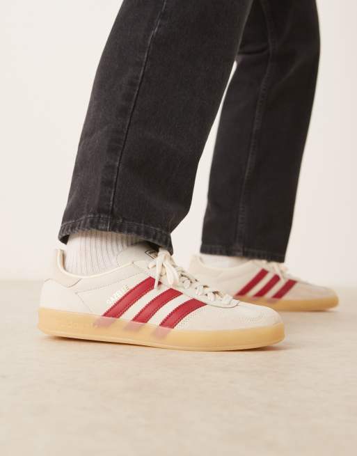 Zapatillas de deporte color crema y rojas con suela de goma Gazelle ...